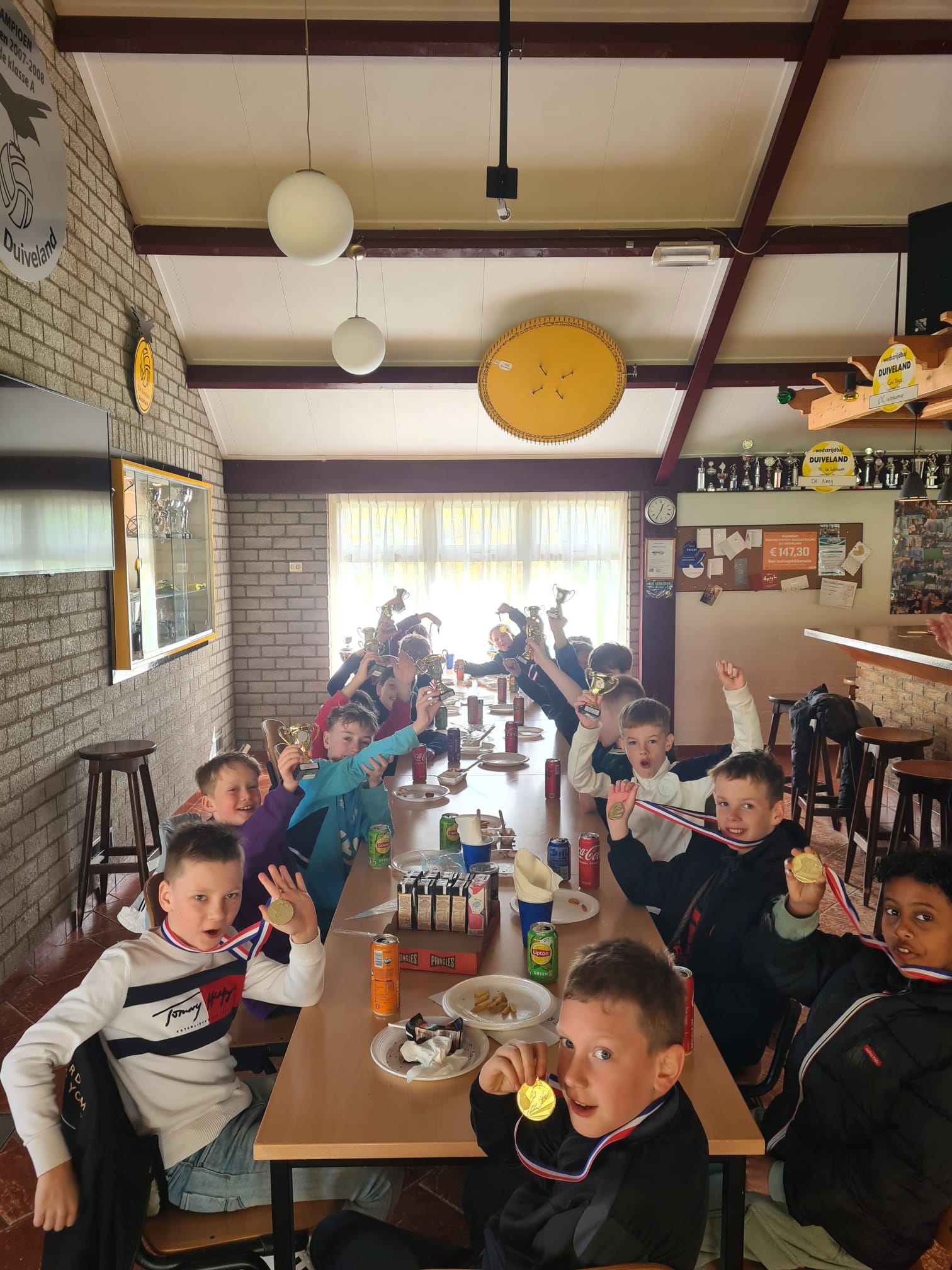 SJO BDC JO11 1 en 2 vieren samen topprestaties! | S.V. Duiveland